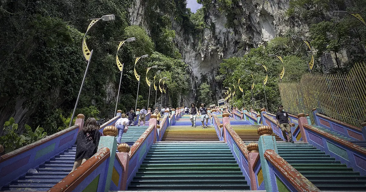 Ultimate Batu Caves Guide: Unveil the Majestic Hidden Wonders